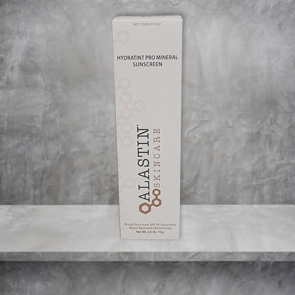 Alastin | Skincare | Bundle 2 Alastin Hydratint Pro Mineral Broad ...